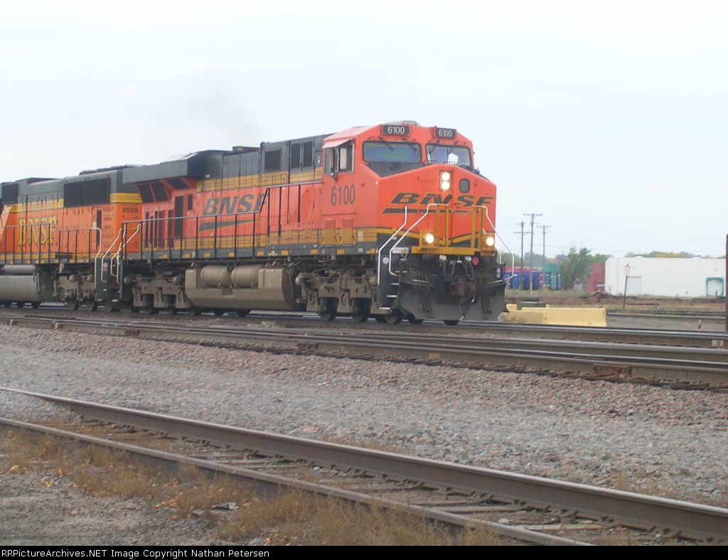 BNSF 6100